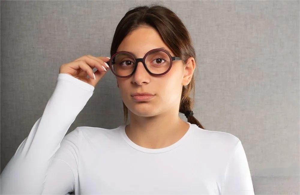 China Fashionable Glasses Essentials for Winter Manufacturer and Supplier | DACHUAN OPTICAL